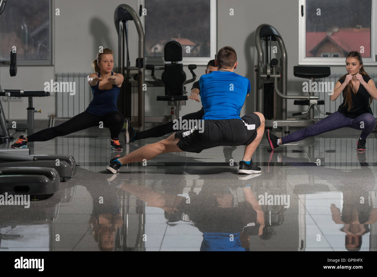 Gym man step up hi-res stock photography and images - Alamy