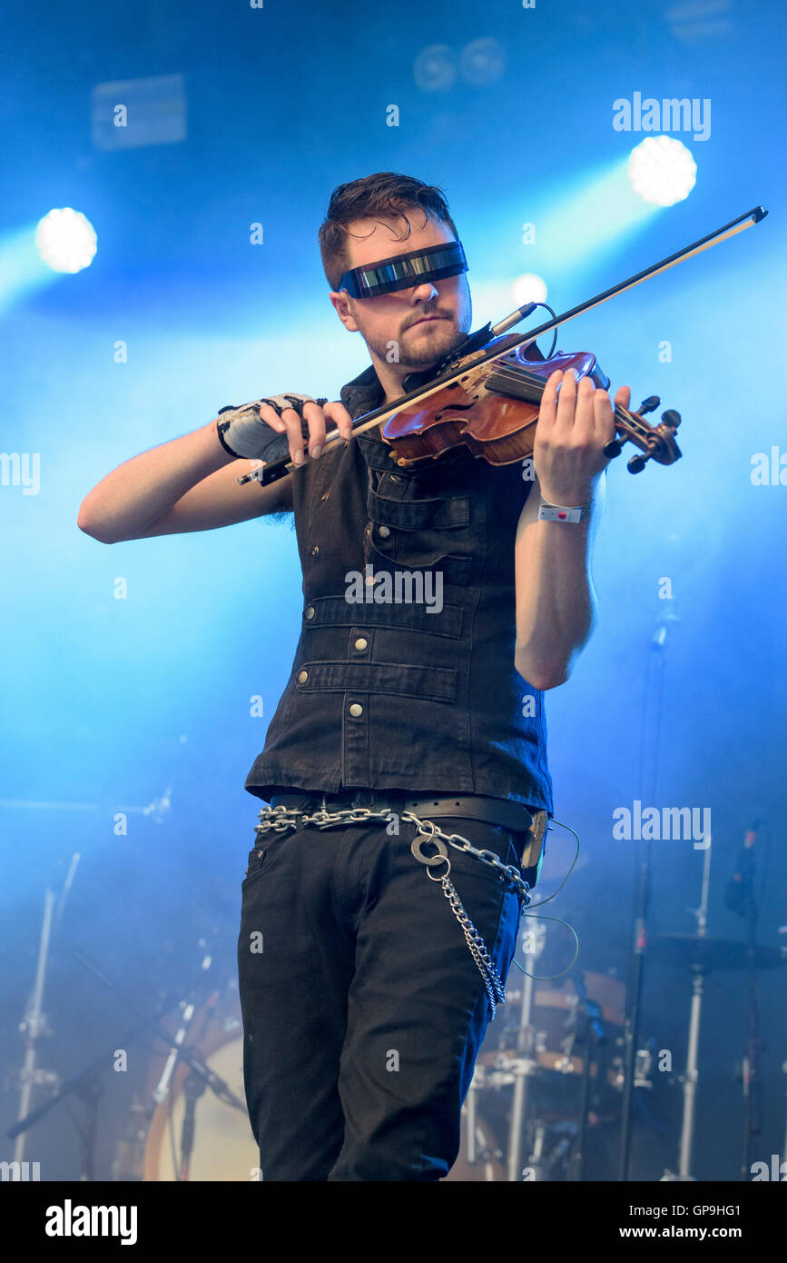 The Treacherous Orchestra performing at the Larmer Tree Festival ...