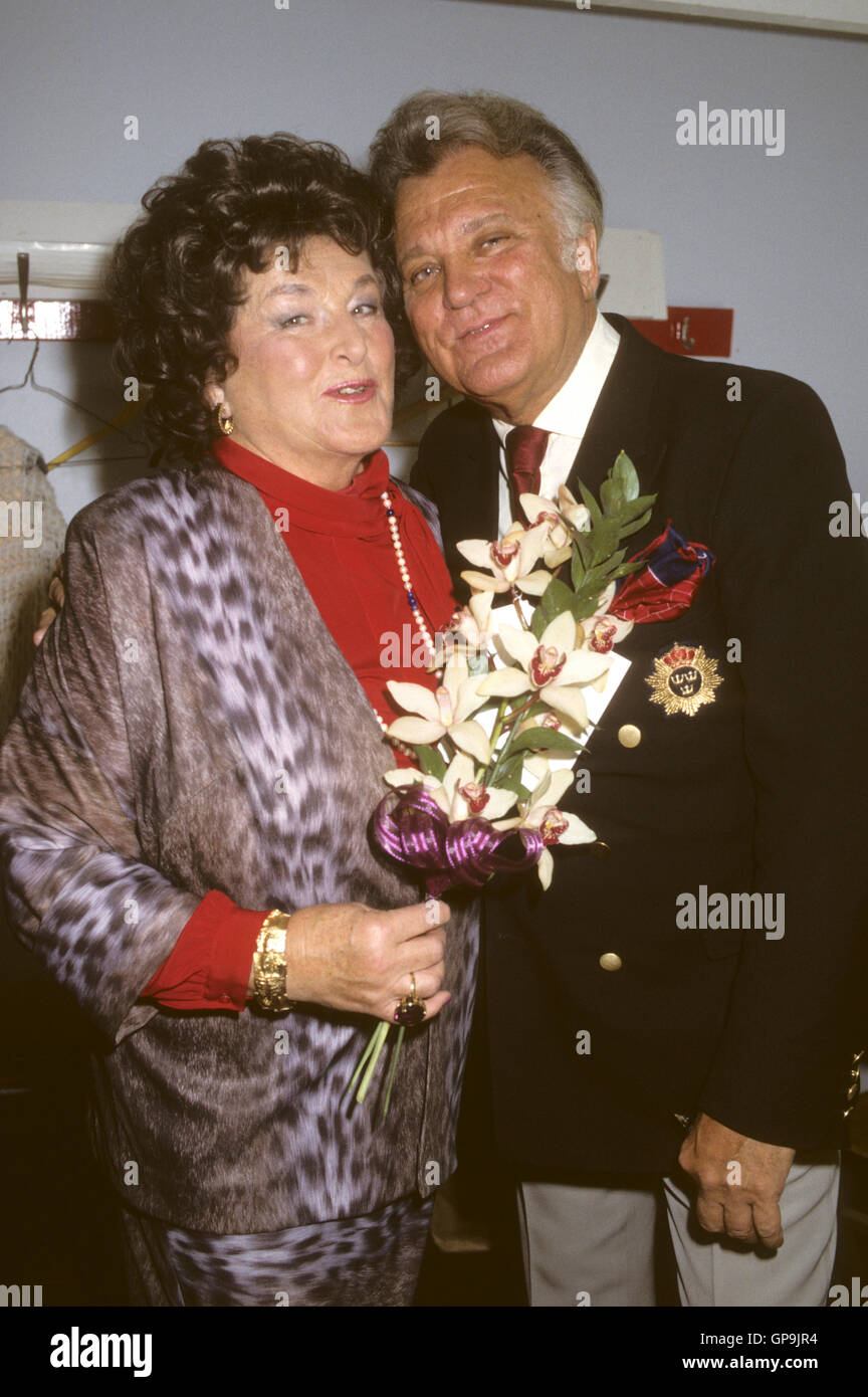 NICOLAI GEDDA Opera singer congratulations Birgit Nilsson after a ...