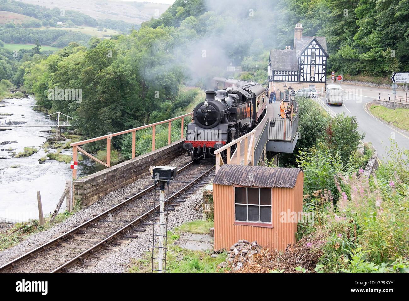 Steam Train at Corwen Station on the Llangollen Heritage Railway Stock ...