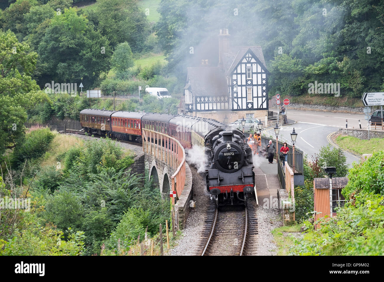 Steam Train at Corwen Station on the Llangollen Heritage Railway Stock ...