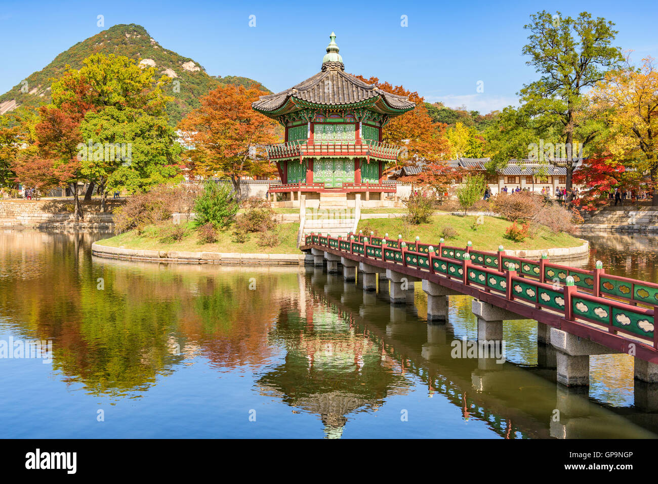 Autumn of Gyeongbokgung Palace in Seoul ,Korea Stock Photo - Alamy