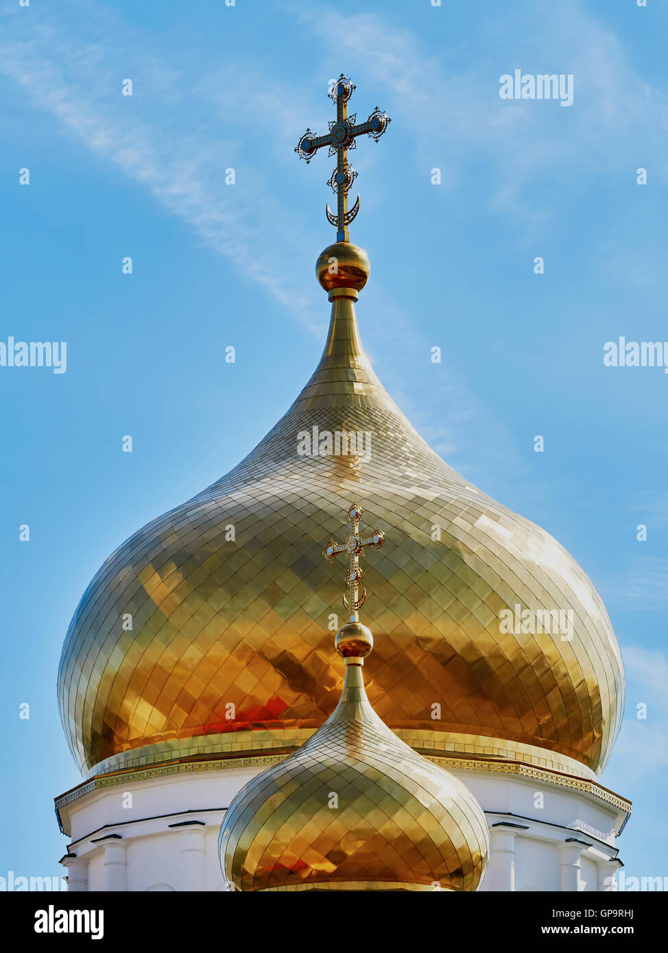Cross on gold dome hi-res stock photography and images - Alamy