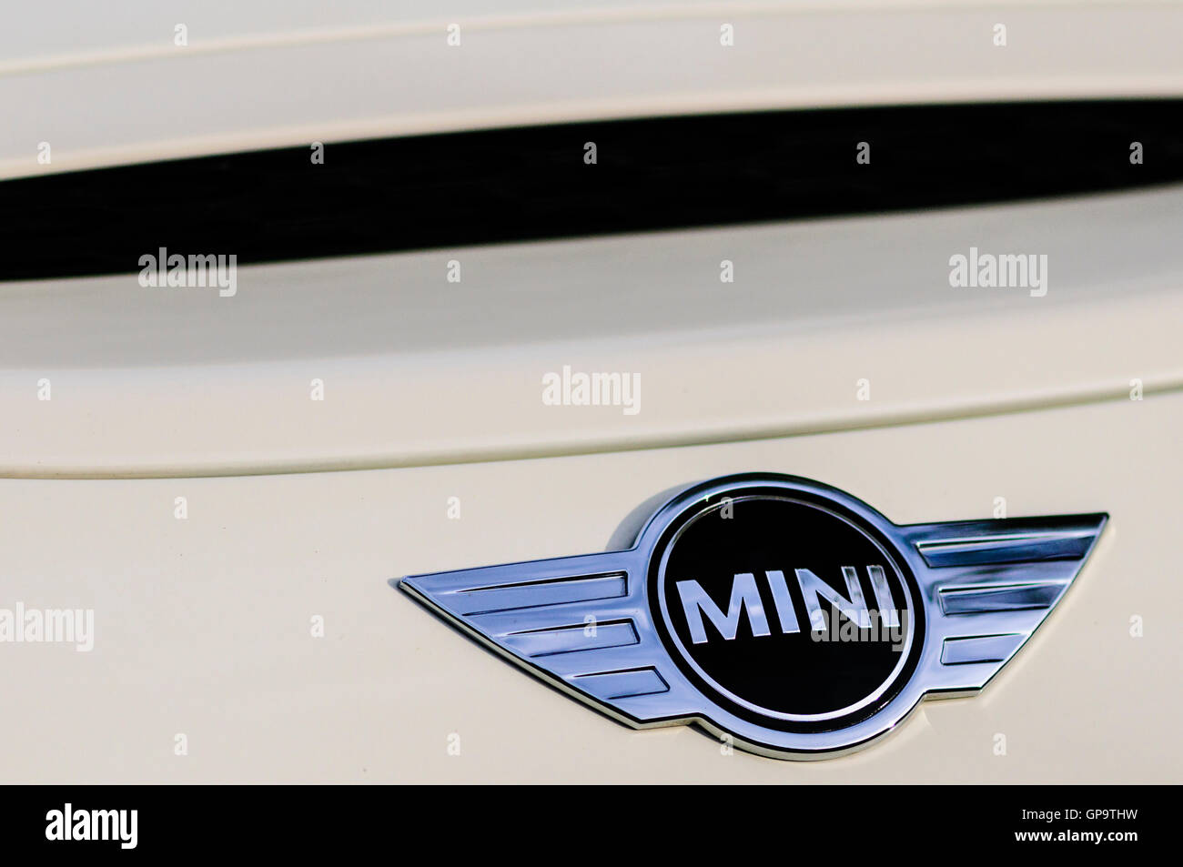 Mini cooper badge hi-res stock photography and images - Alamy