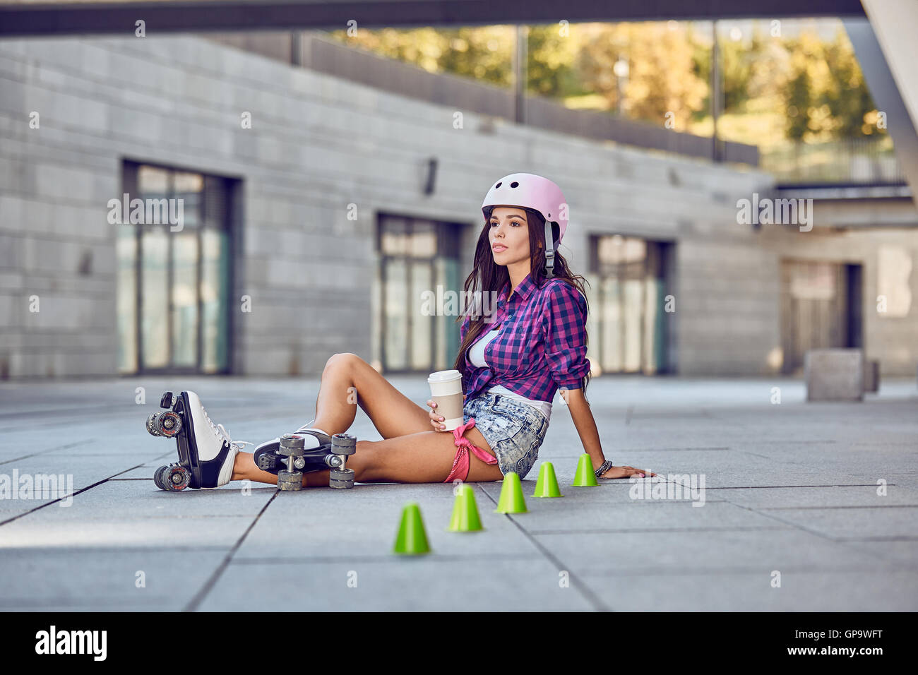 Fashion outdoor urban portrait of pretty brunette woman in city Stock ...
