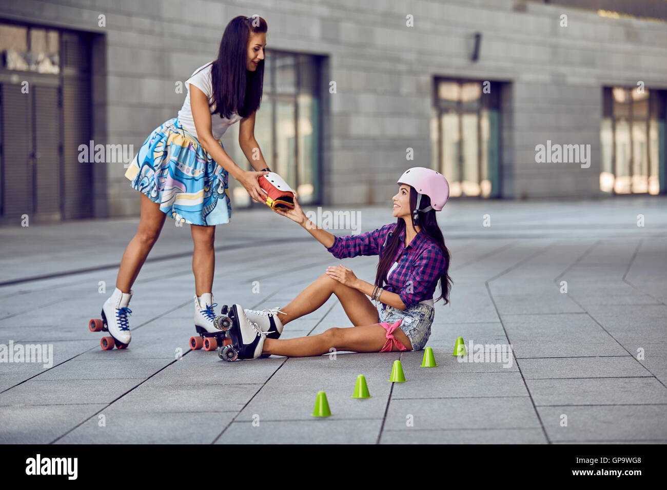 Woman scratch leg hi-res stock photography and images - Alamy