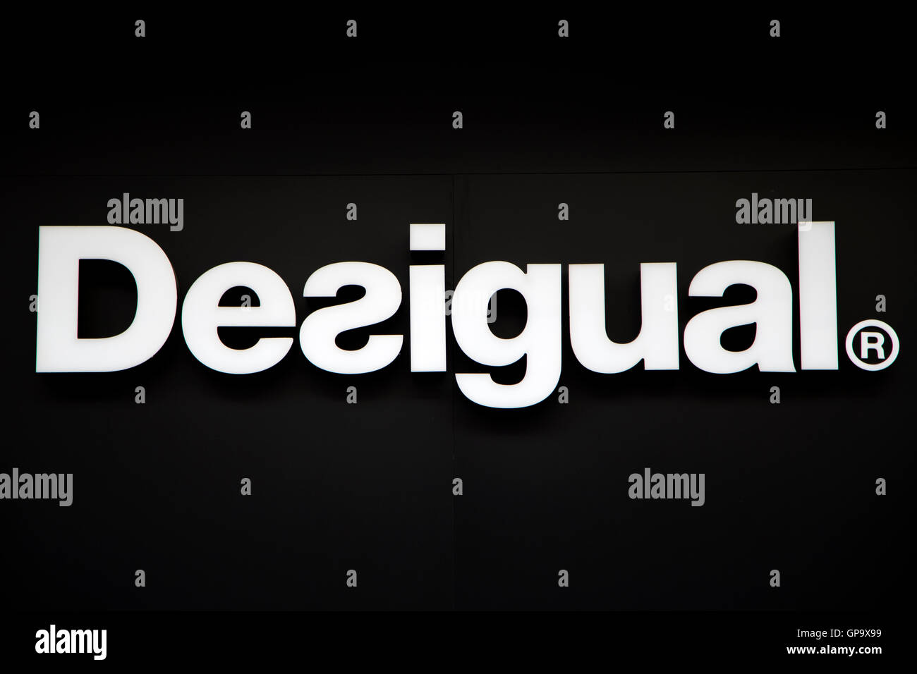 Desigual logo hi-res stock photography and images - Alamy