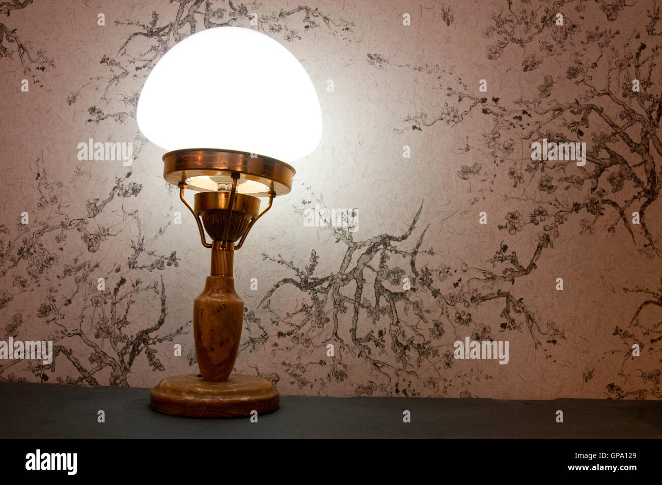 Lampara de pié hi-res stock photography and images - Alamy