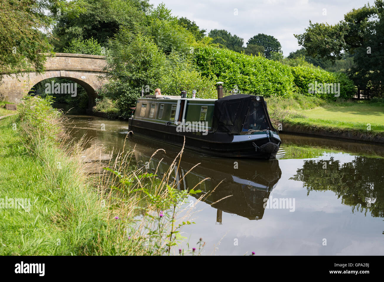 Macclesfield canal bridge hi-res stock photography and images - Alamy