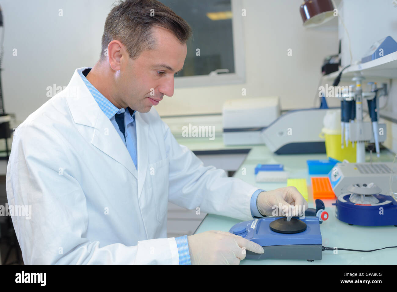 Laboratory setting hi-res stock photography and images - Alamy