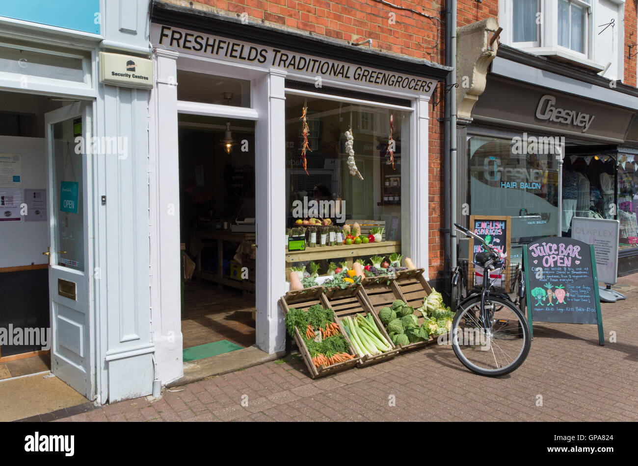 Greengrocers display outside shop england hi-res stock photography and ...