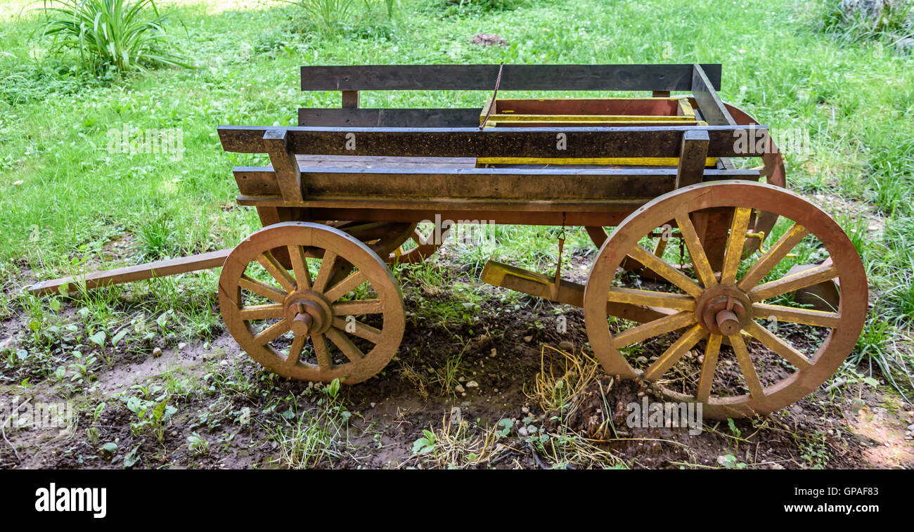 Old wooden trailer Stock Photo - Alamy