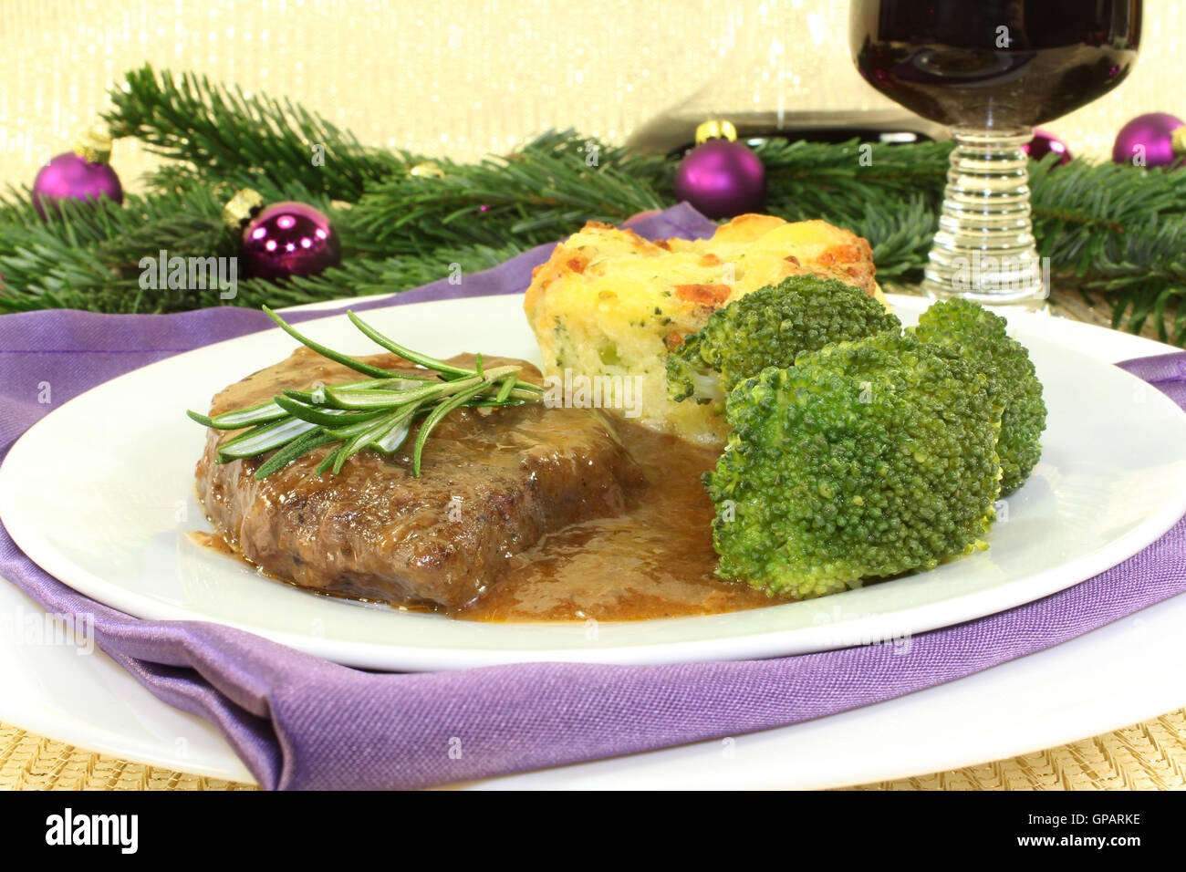 Christmas game venison hi-res stock photography and images - Alamy