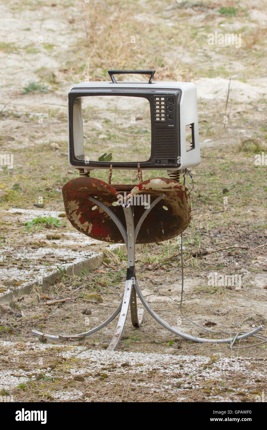 Grungy old TV set without a screen Stock Photo - Alamy