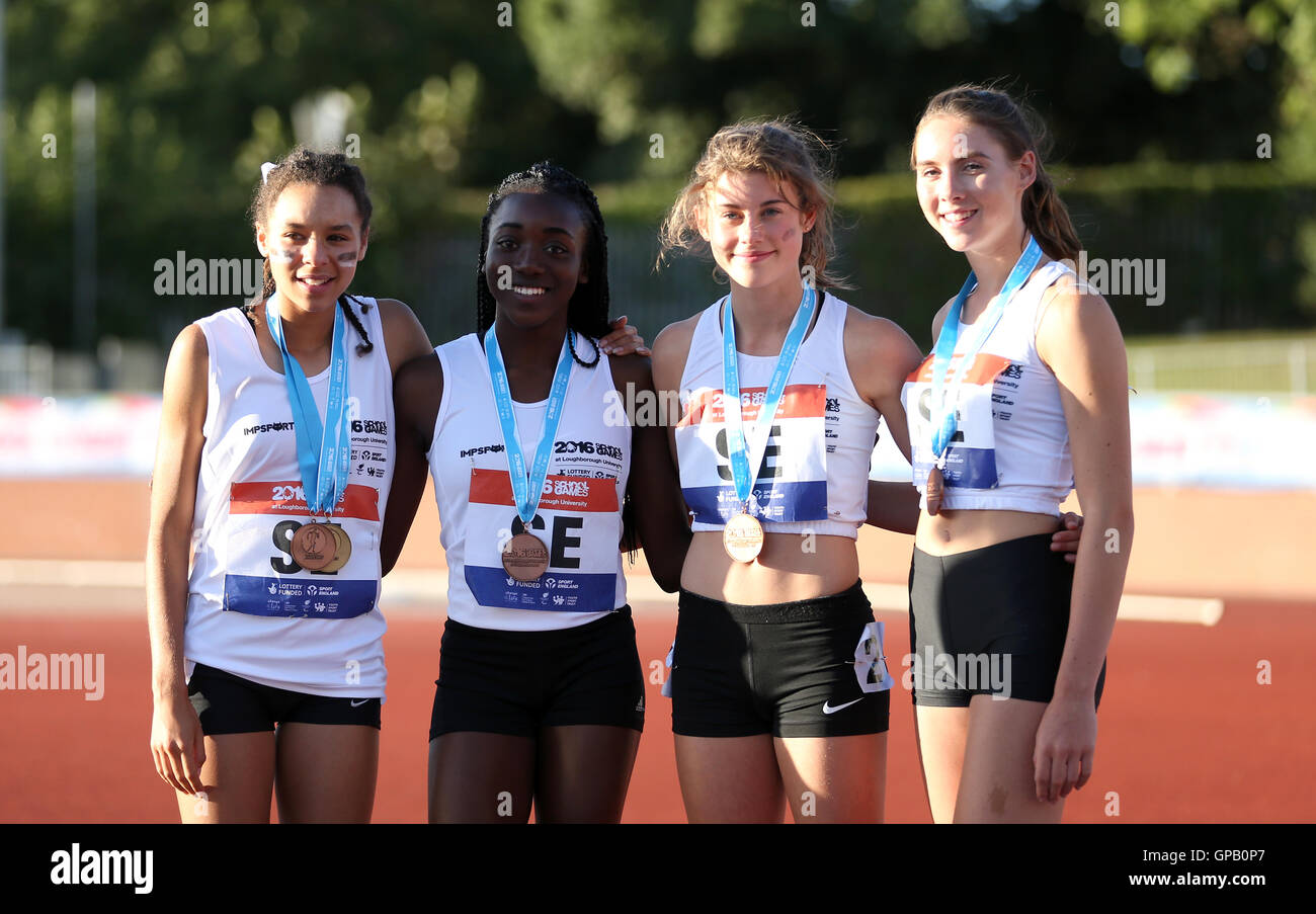 Girls 4 x 300m relay hi-res stock photography and images - Alamy