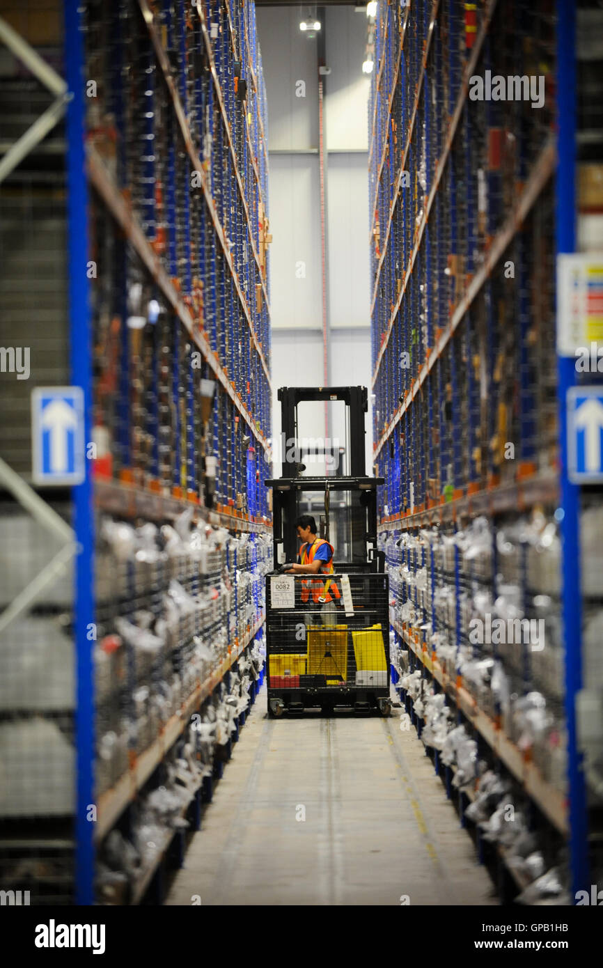Amazon warehouse uk hi-res stock photography and images - Alamy