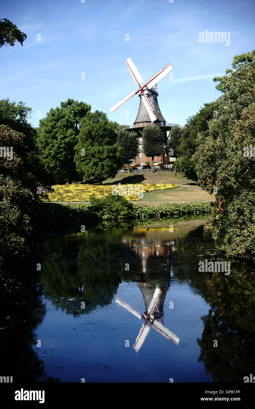 Am Wall Windmill Stock Photo - Alamy