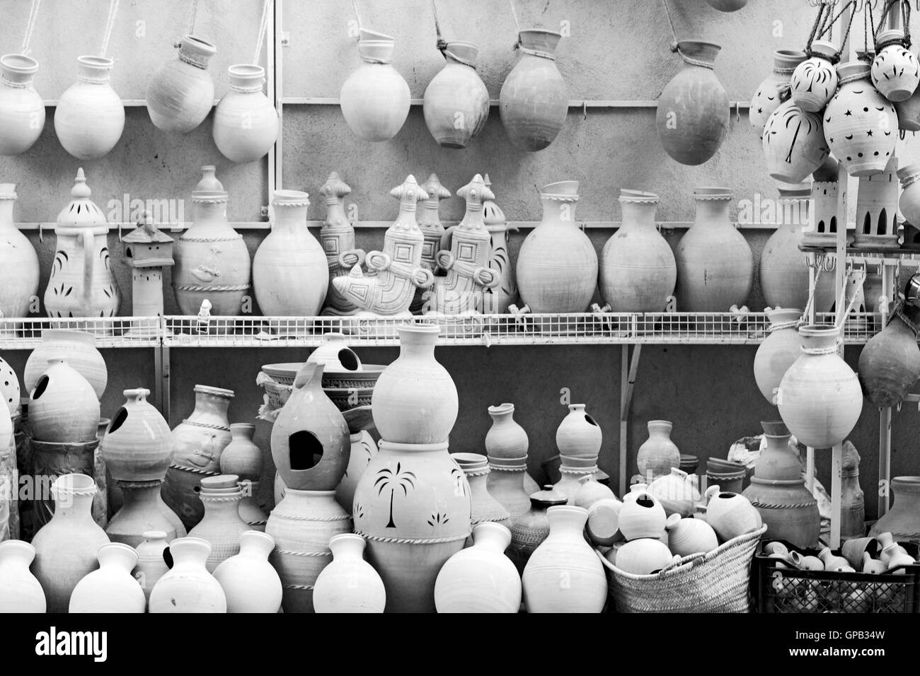 Oman traditional pot Black and White Stock Photos & Images - Alamy
