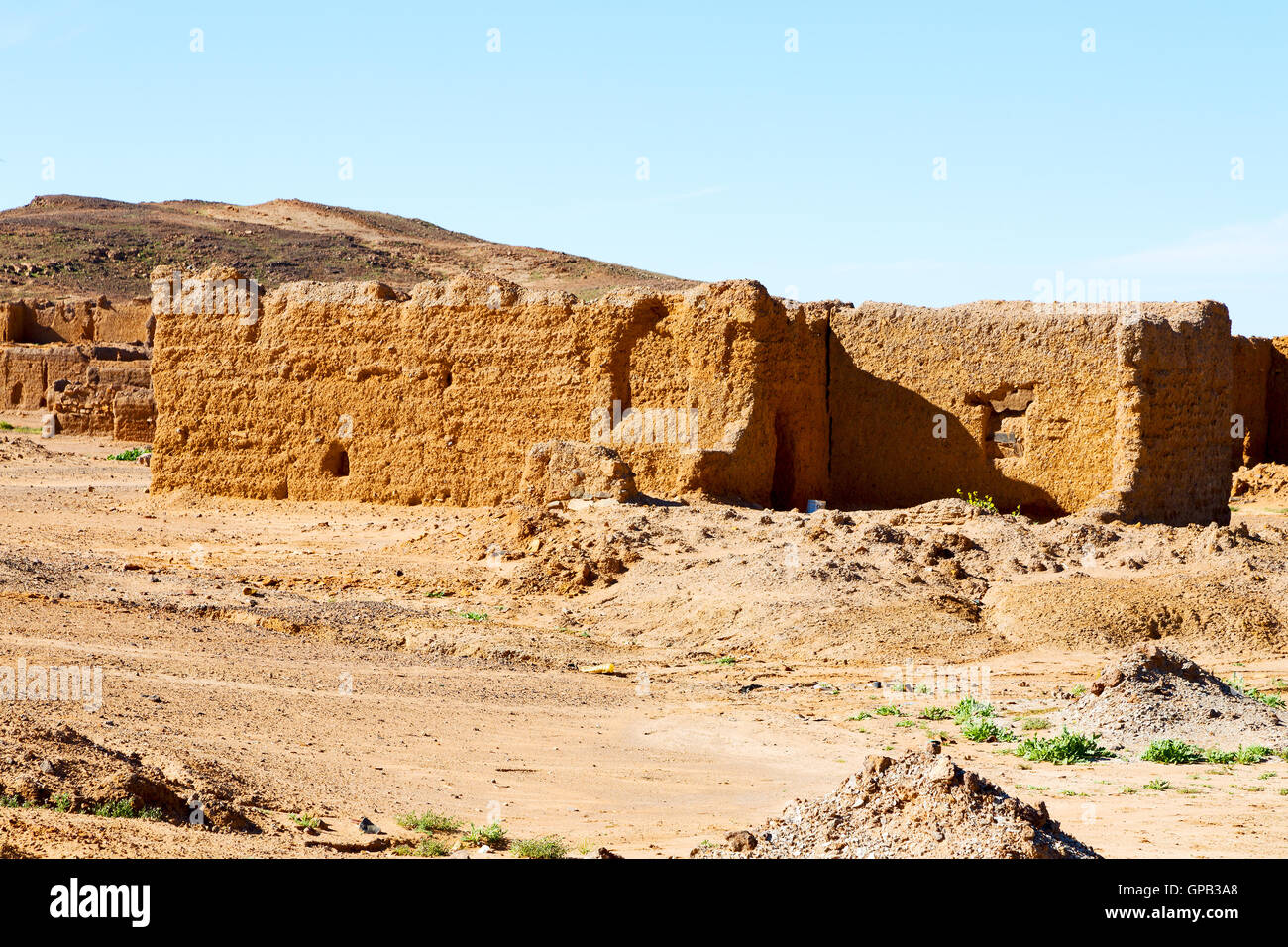 sahara africa in morocco the old contruction and historical village ...