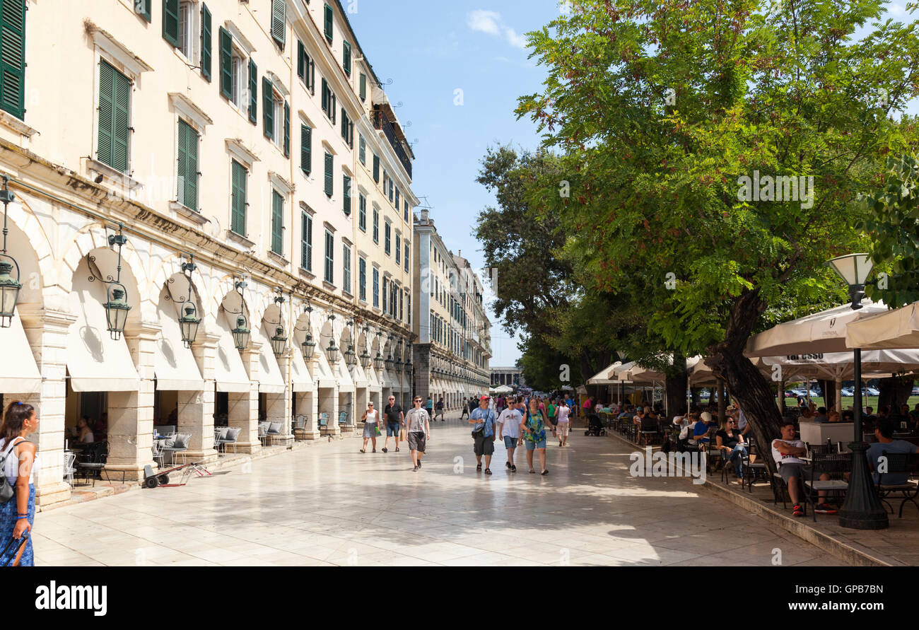 The Liston - a tourist attraction with shaded cafes and restaurants ...