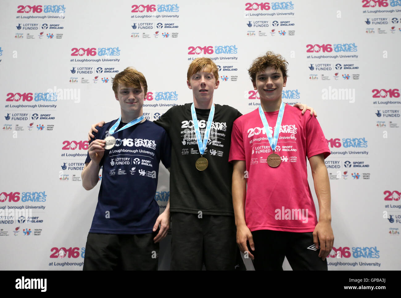 Left right oliver carter liam hi-res stock photography and images - Alamy