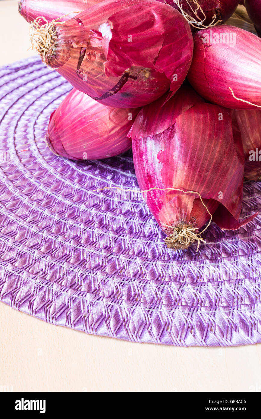 The sweet red onion of tropea hi-res stock photography and images - Alamy