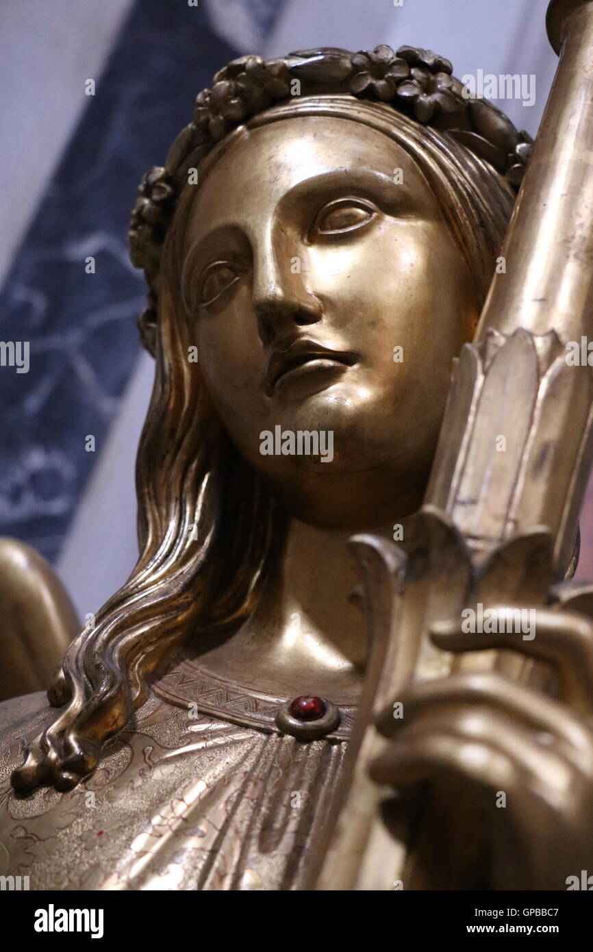 Statue of an angel in the Papal Basilica of Saint Mary Major in Rome ...