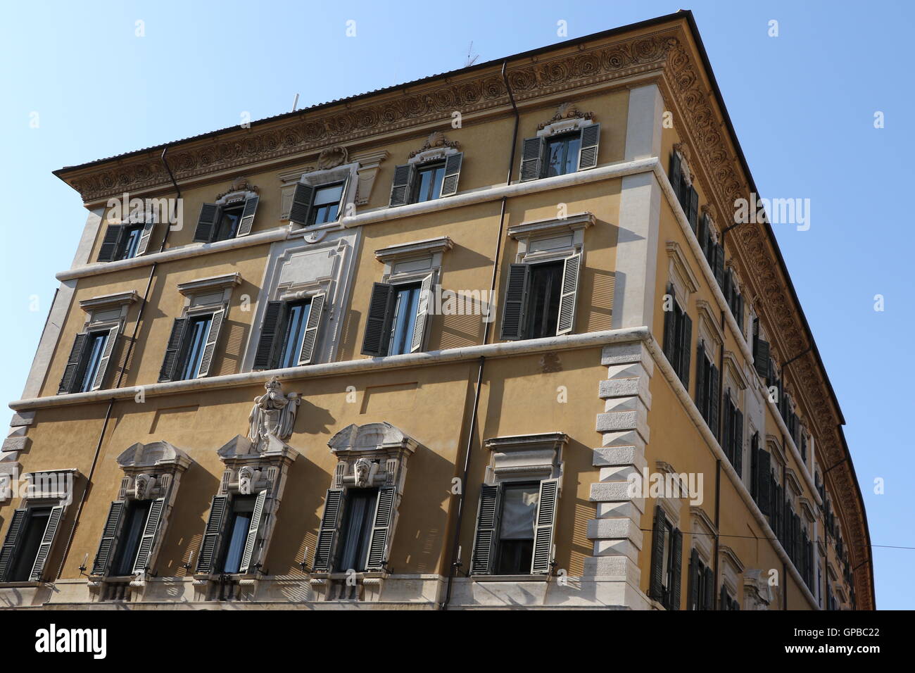 Old building in the city of Rome Stock Photo - Alamy