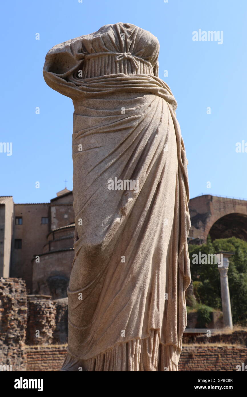 Vestal virgin hi-res stock photography and images - Alamy