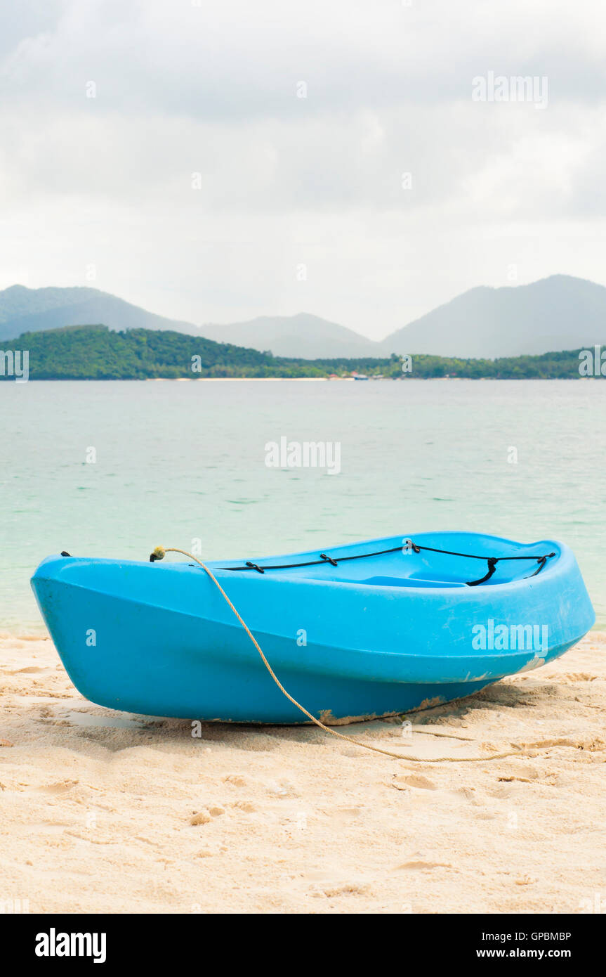Canoe on wave hi-res stock photography and images - Alamy