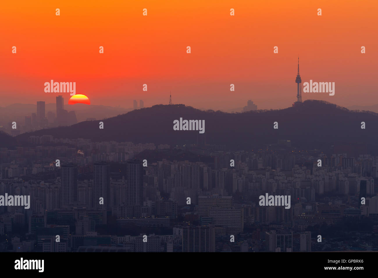 Sunset of Seoul City Skyline, The best view of South Korea Stock Photo ...