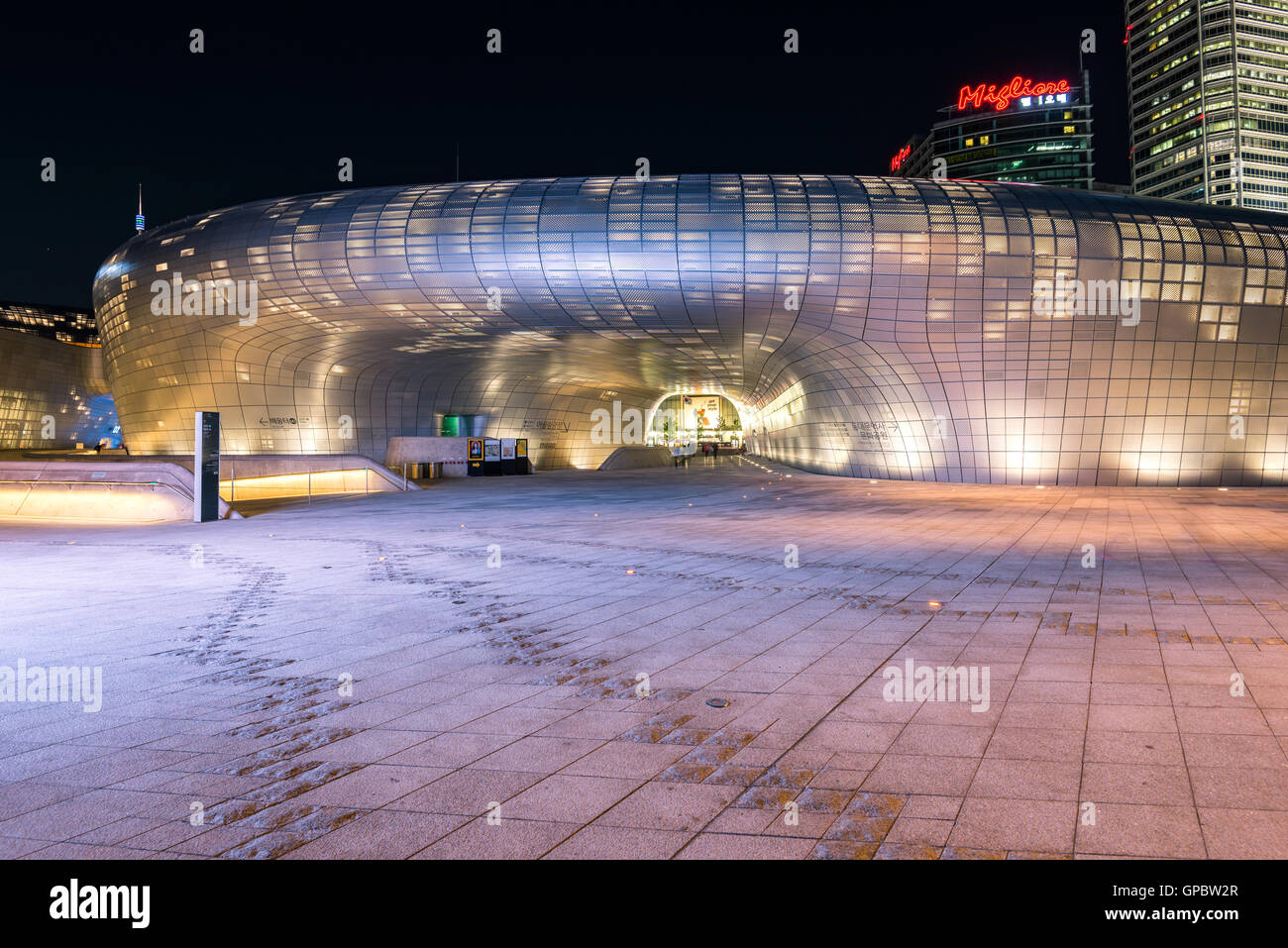 Dongdaemun Design Plaza,in seoul korea Stock Photo - Alamy