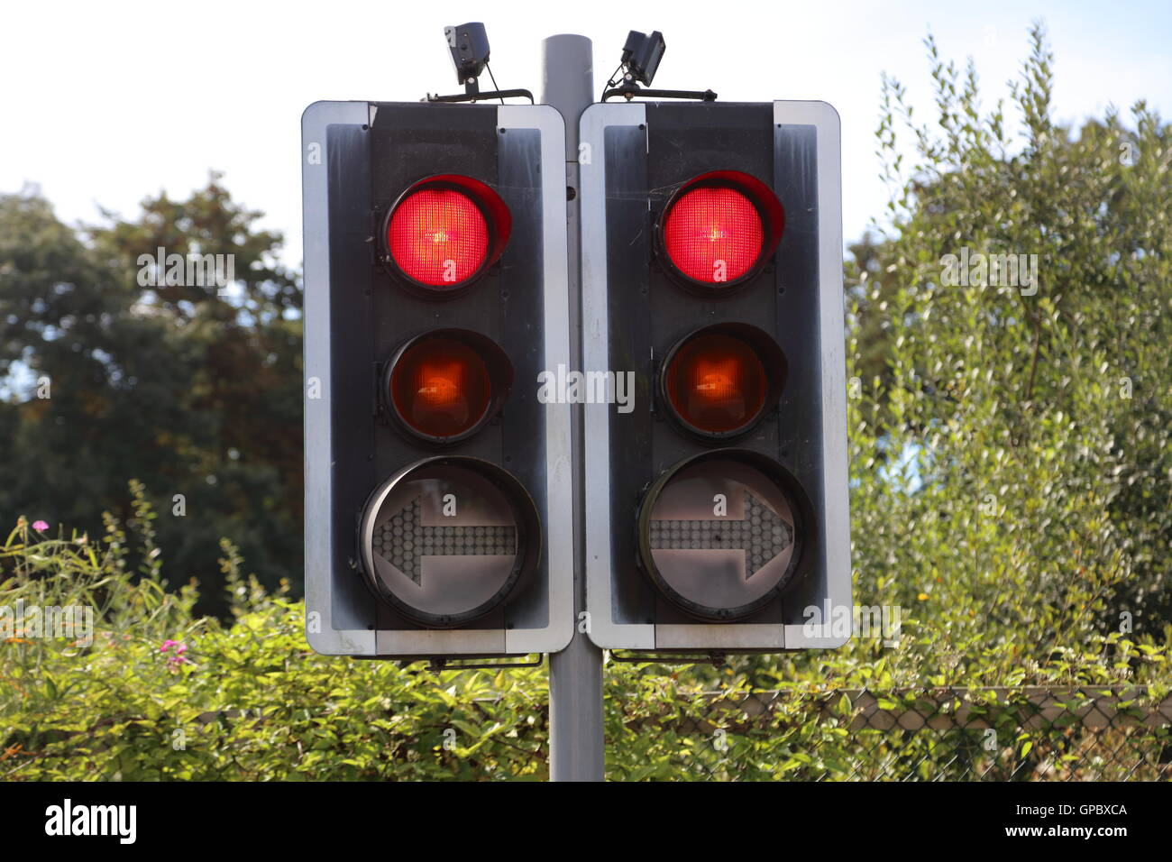 Green Traffic Light Arrow Stock Photos & Green Traffic Light Arrow ...