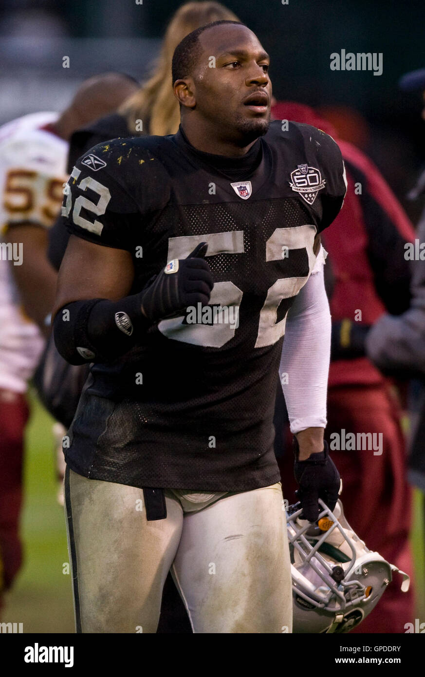 Oakland raiders linebacker hi-res stock photography and images - Alamy
