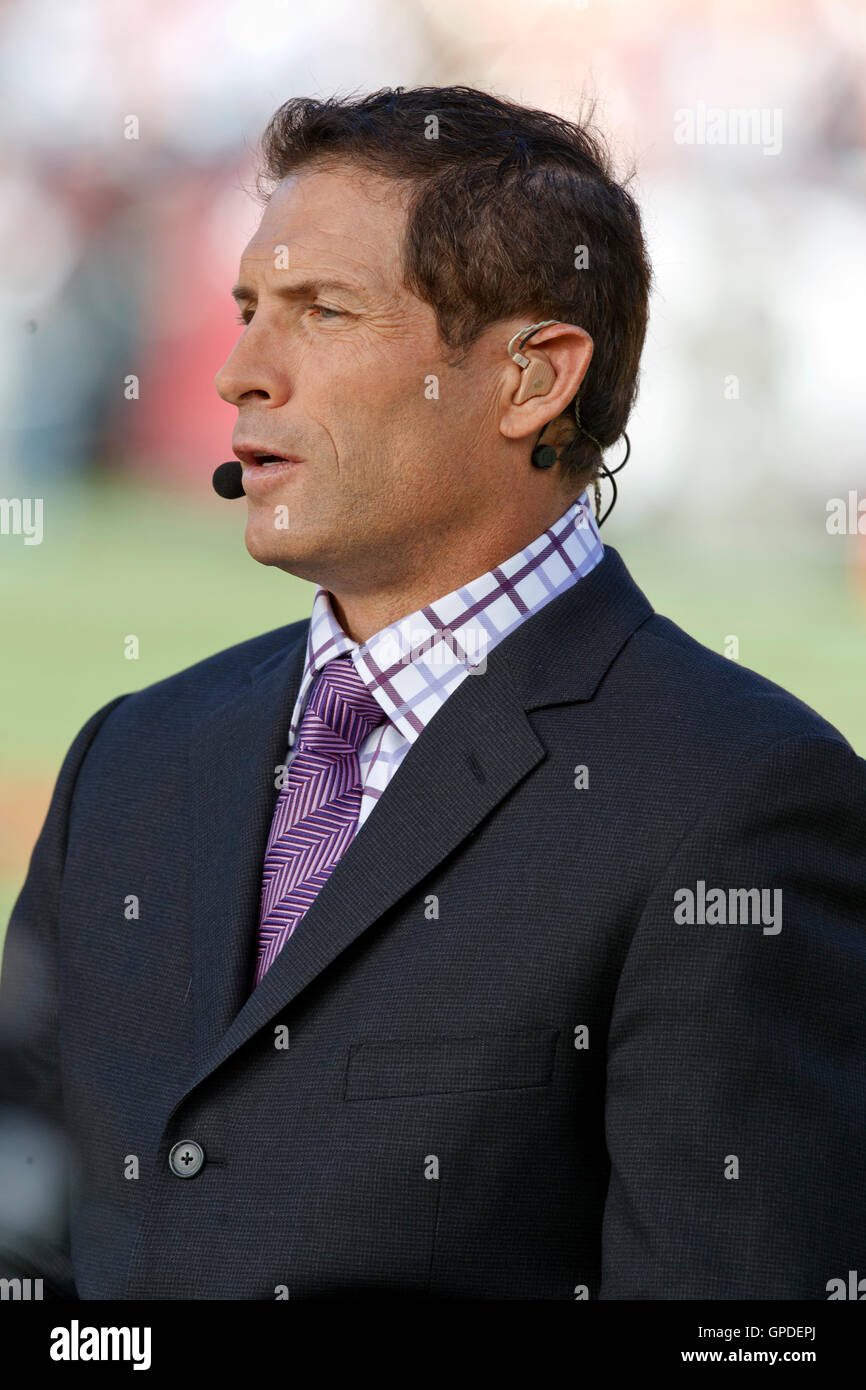 September 20, 2010; San Francisco, CA, USA; ESPN commentator Steve ...