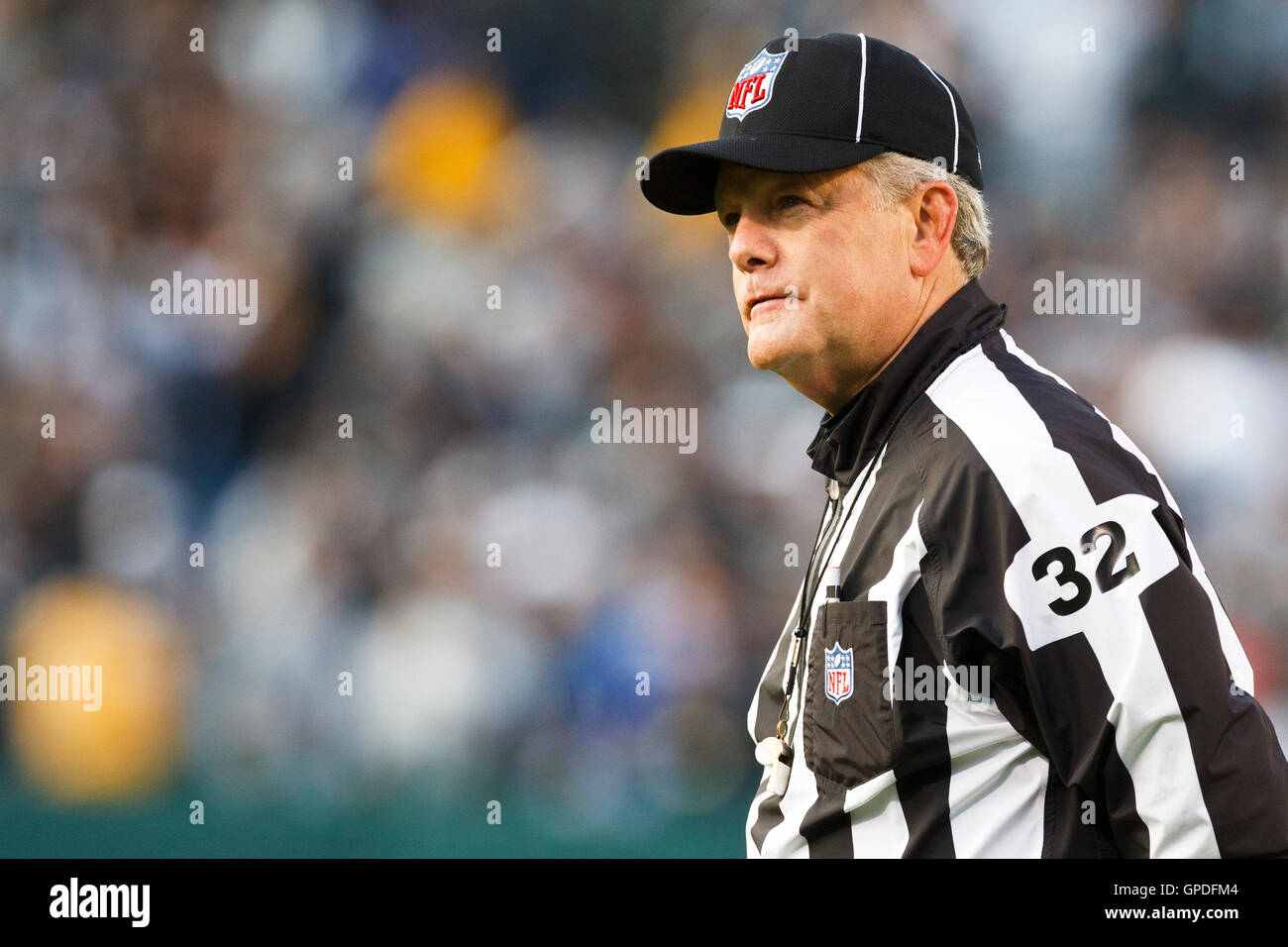 November 7, 2010; Oakland, CA, USA; NFL line judge Jeff Bergman (32 ...