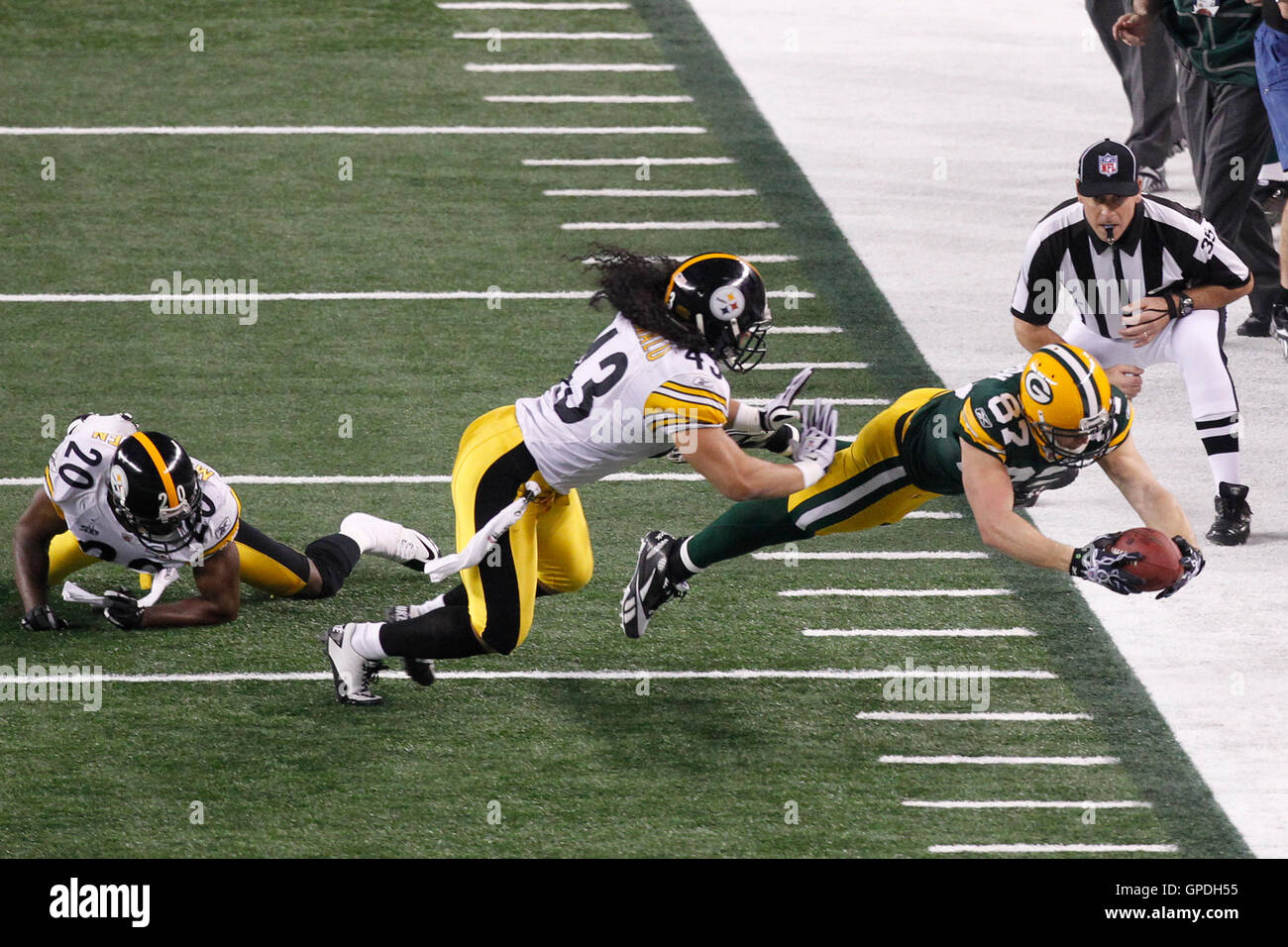 Troy Polamalu Jumps Over Line