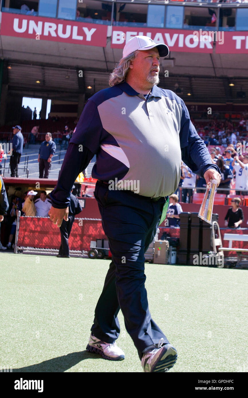 September 18, 2011; San Francisco, CA, USA; Dallas Cowboys defensive ...