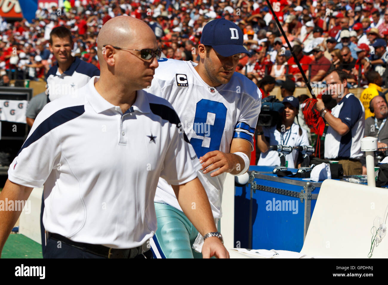 National football league locker room hi-res stock photography and ...
