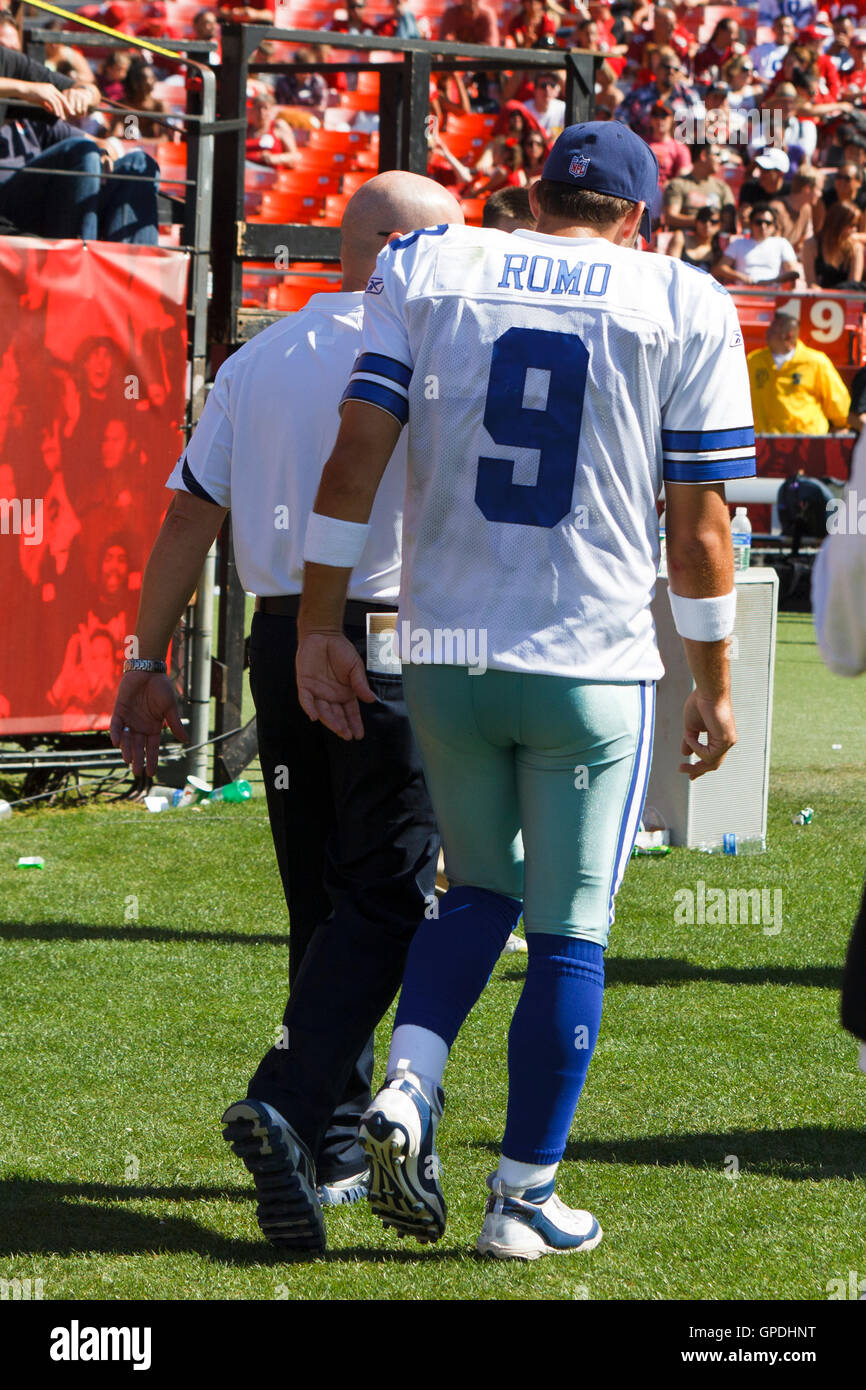 National football league locker room hi-res stock photography and ...