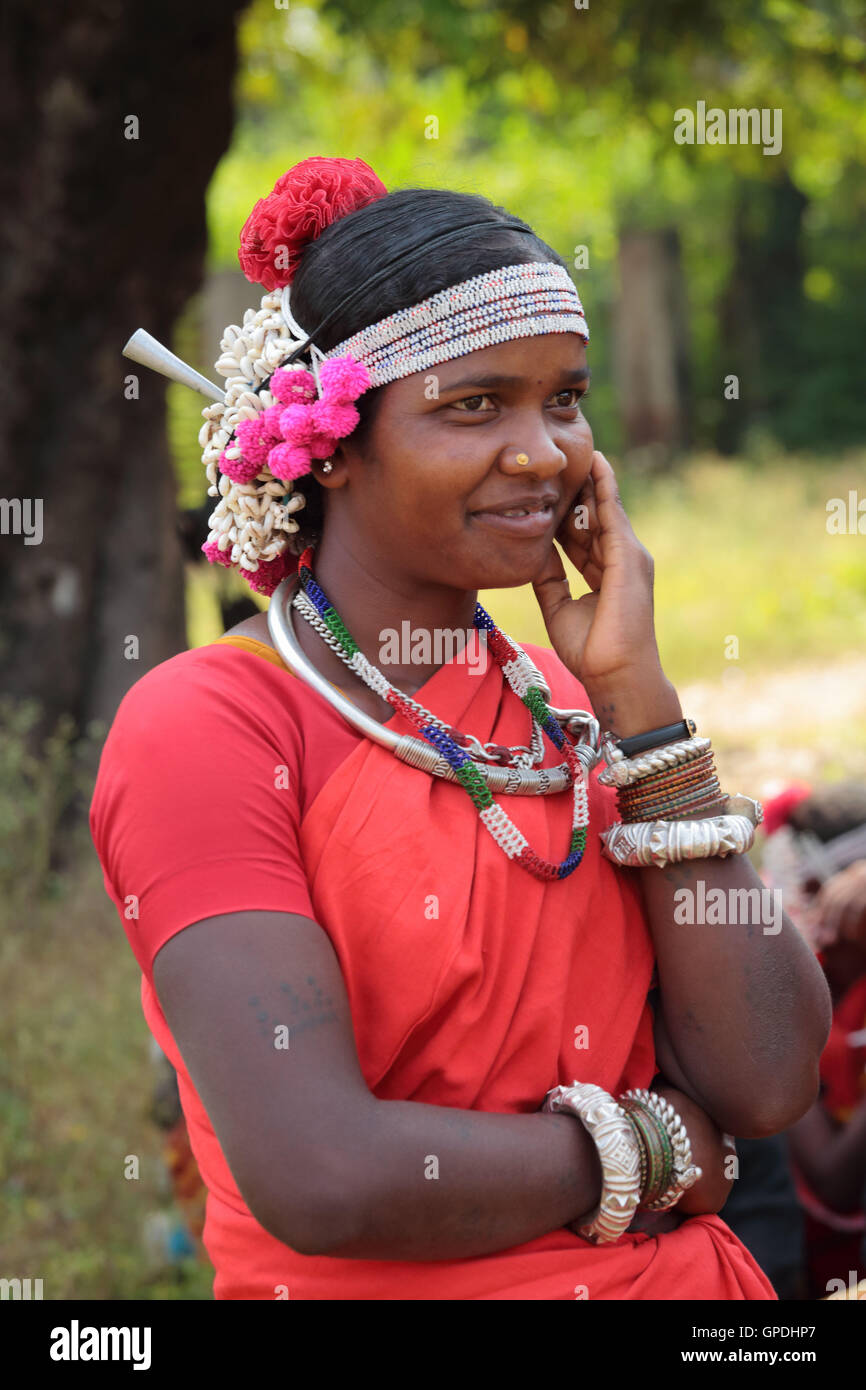 Muria adivasi tribe tribal woman dance dancer, Jagdalpur, Bastar ...