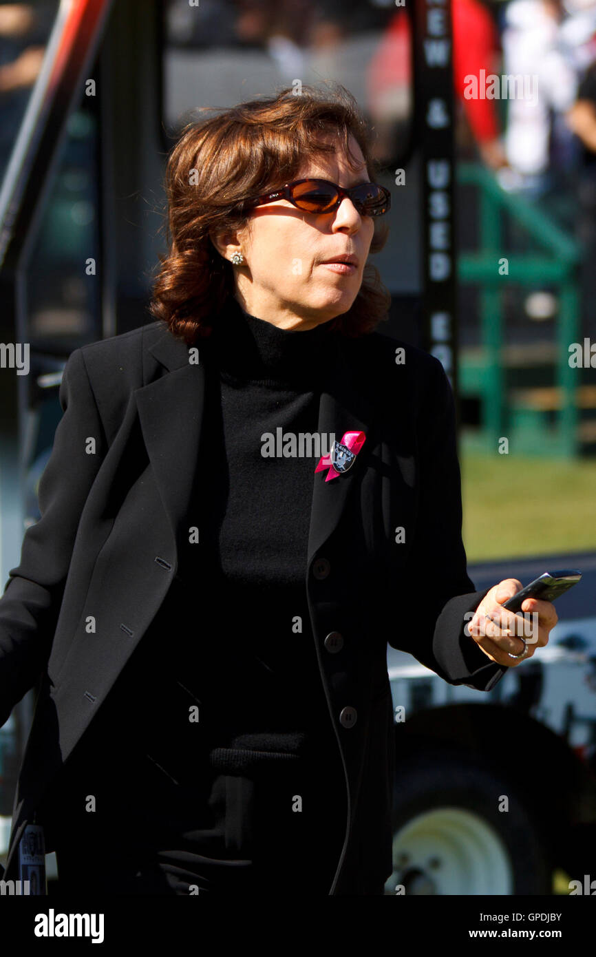 Amy trask nfl hi-res stock photography and images - Alamy