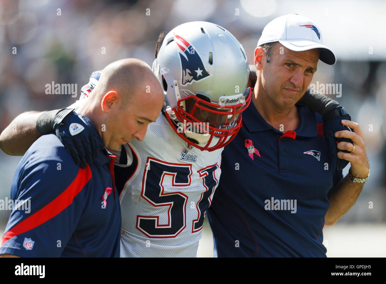 Oct 2, 2011; Oakland, CA, USA; New England Patriots middle linebacker ...