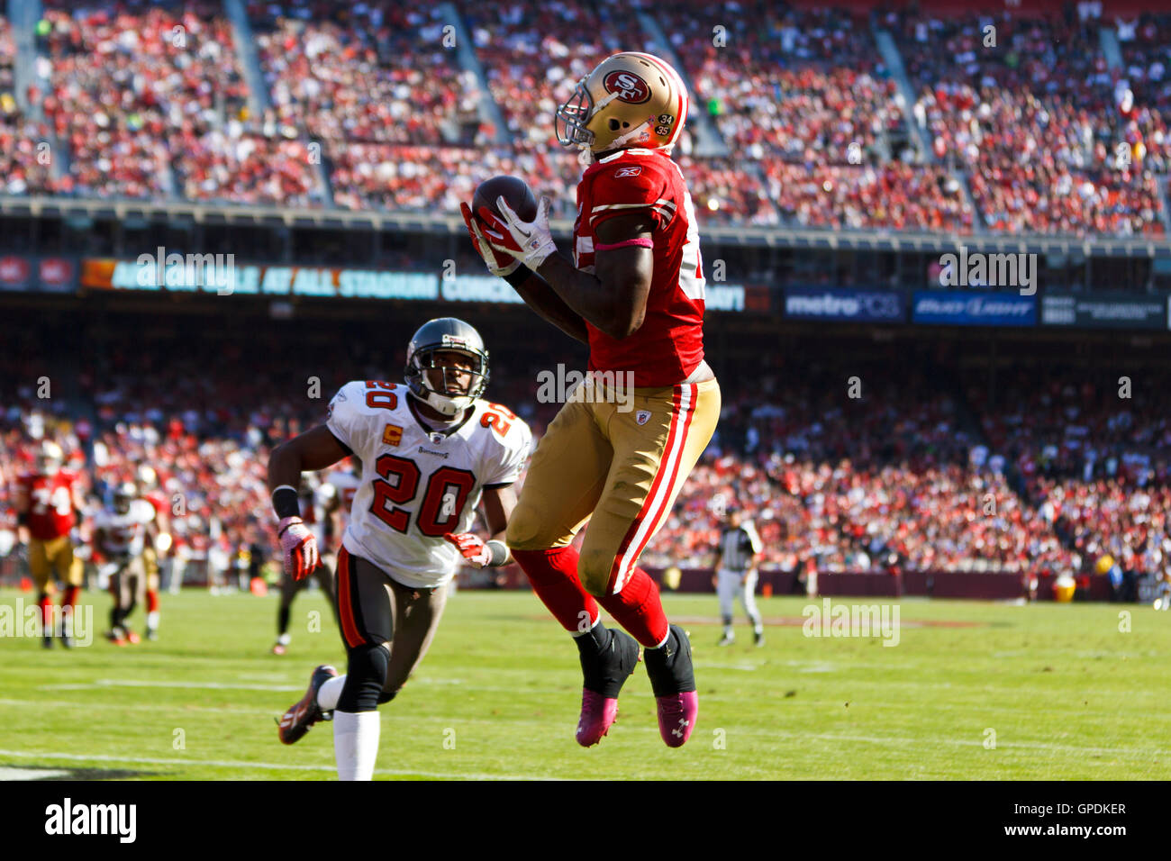 Oct 9, 2011; San Francisco, CA, USA; San Francisco 49ers tight end ...