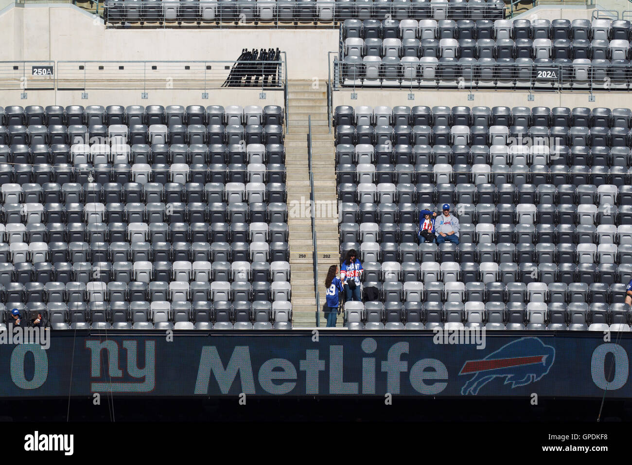 Metlife stadium new york general view hi-res stock photography and ...
