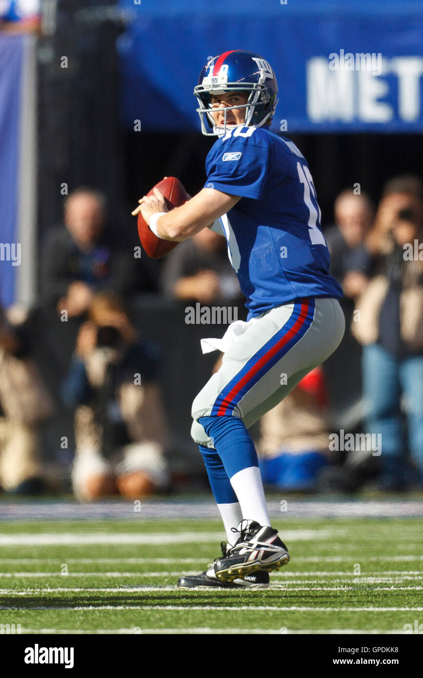 American football stadium in 2011 hi-res stock photography and images ...