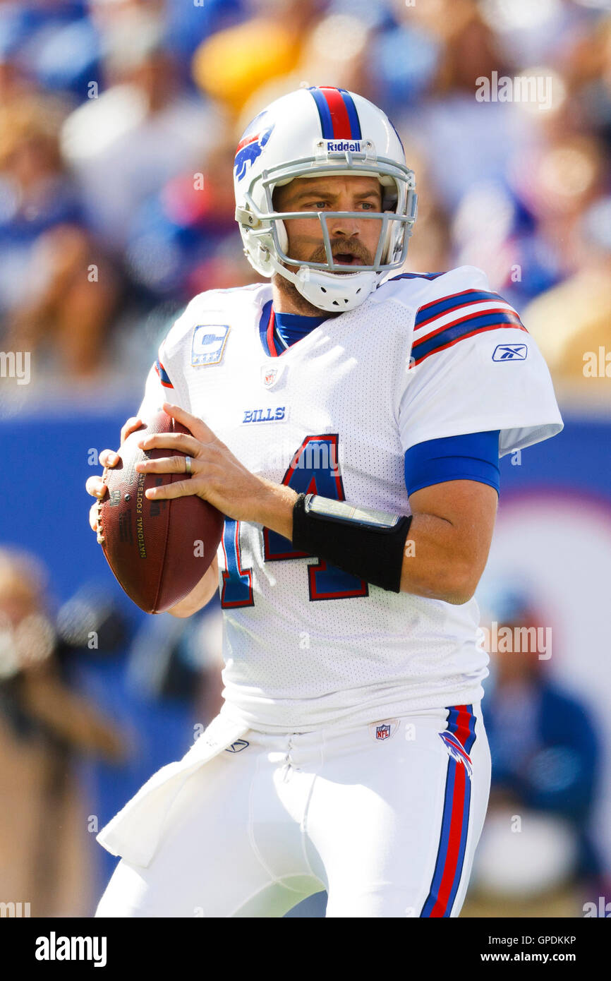 Buffalo bills quarterback ryan fitzpatrick hi-res stock photography and ...