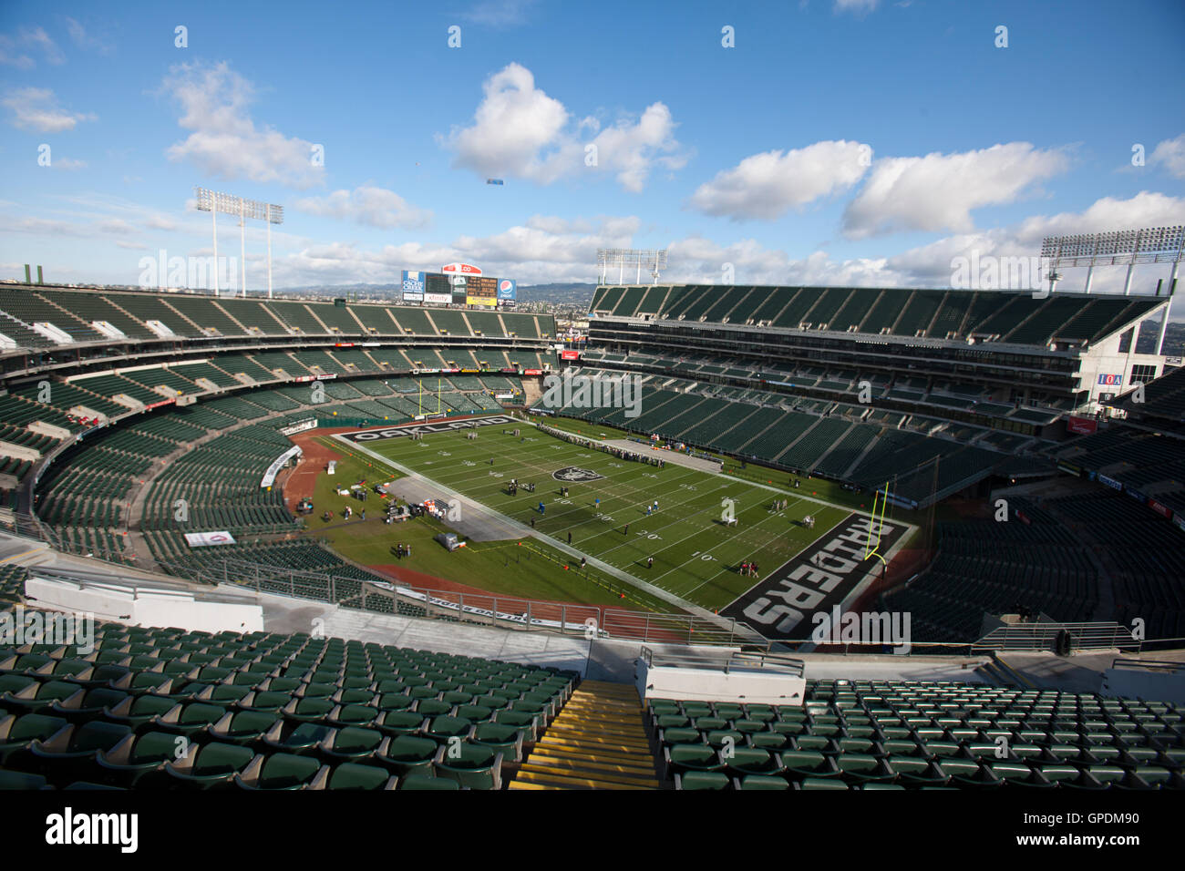 Oakland raiders coliseum hi-res stock photography and images - Alamy