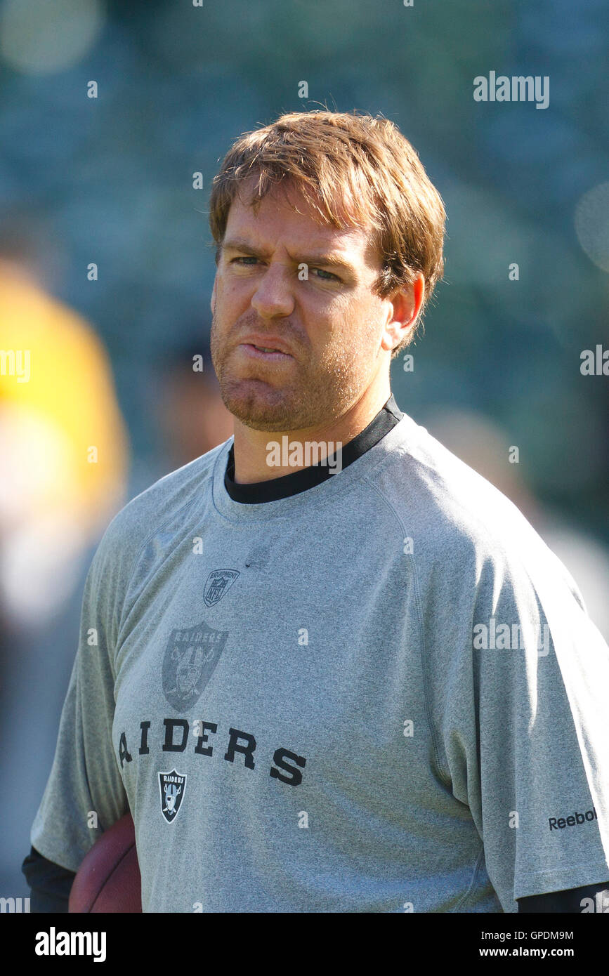 Nov 6, 2011; Oakland, CA, USA; Oakland Raiders quarterback Carson ...
