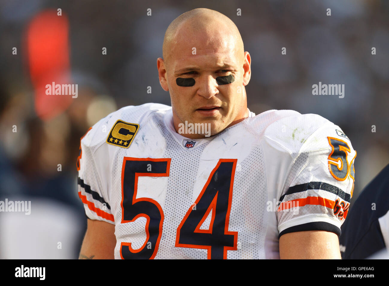 Chicago bears player brian urlacher hi-res stock photography and images ...